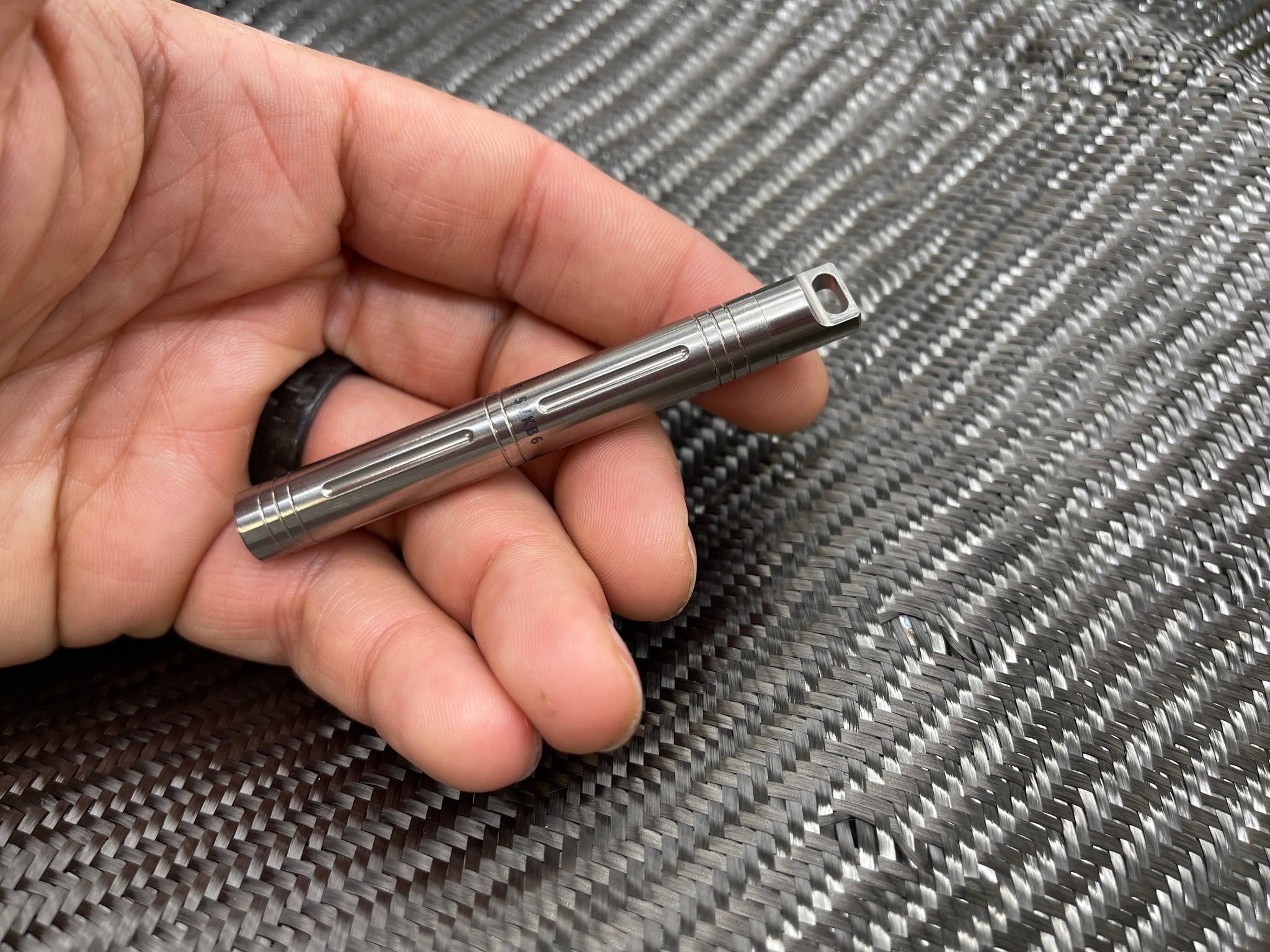 Slim Pick Titanium Capsule – CountyComm