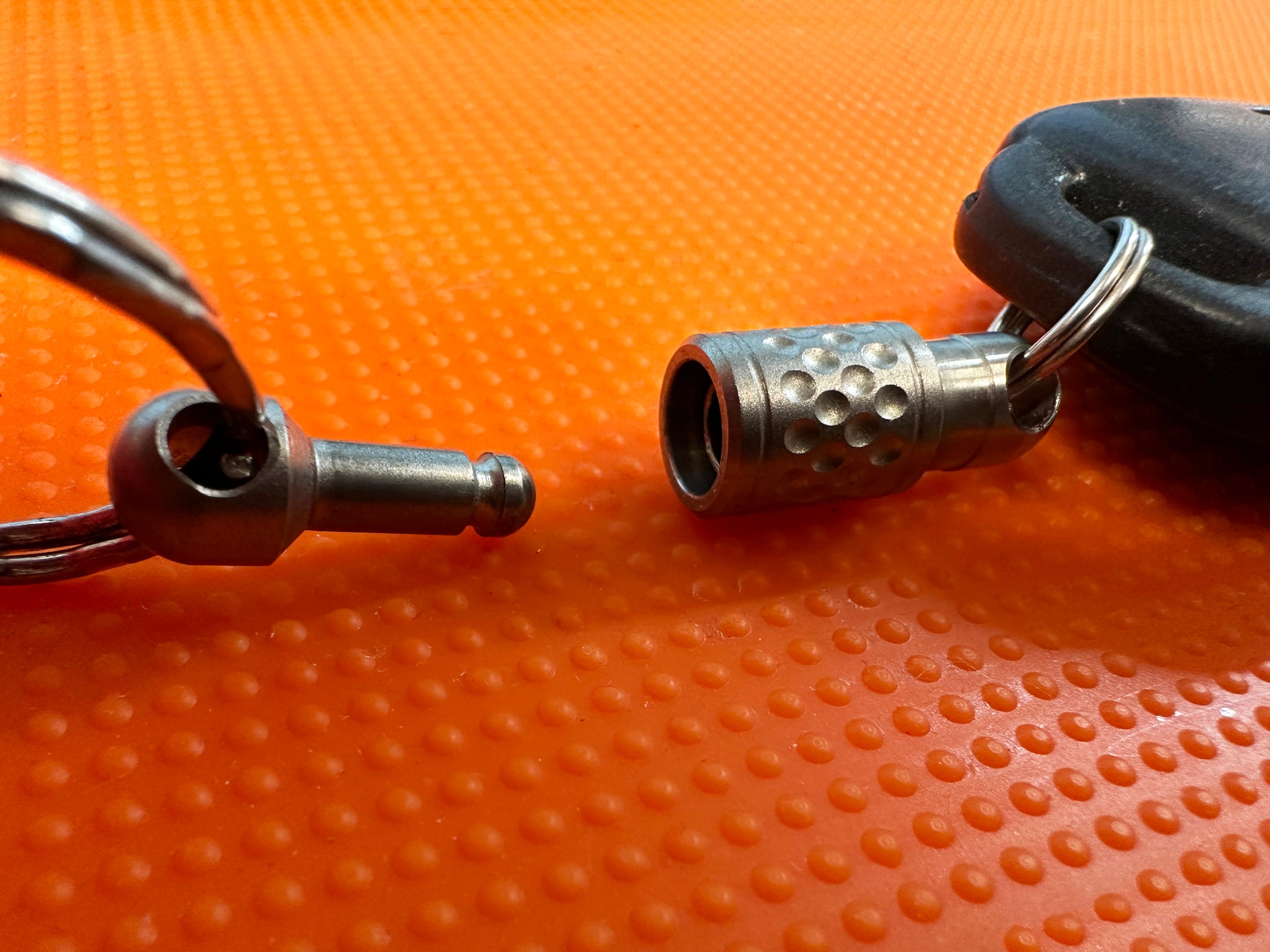 Titanium QD Kwik Release Keychain Coupler – CountyComm